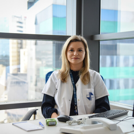 Dr. Anca Badea | Obstetrică-ginecologie | SANADOR