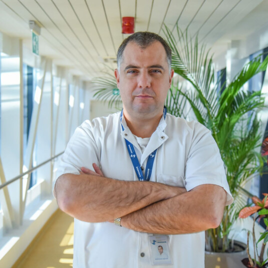 Dr. Răzvan Stavri | Chirurgie generală | Spitalul Clinic SANADOR