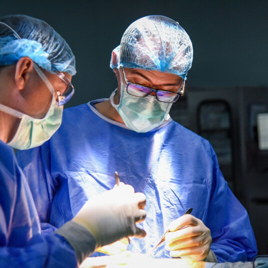 Dr. Codrin Huszar | Ortopedie și traumatologie | SANADOR